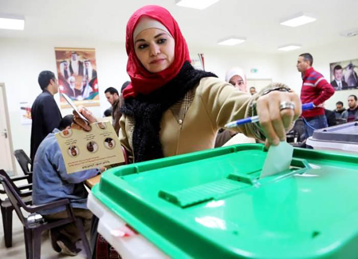 بحث يختص بتحليل مدى دستوريه قانون الانتخاب الاردني المؤقت رقم 34 لسنة ...